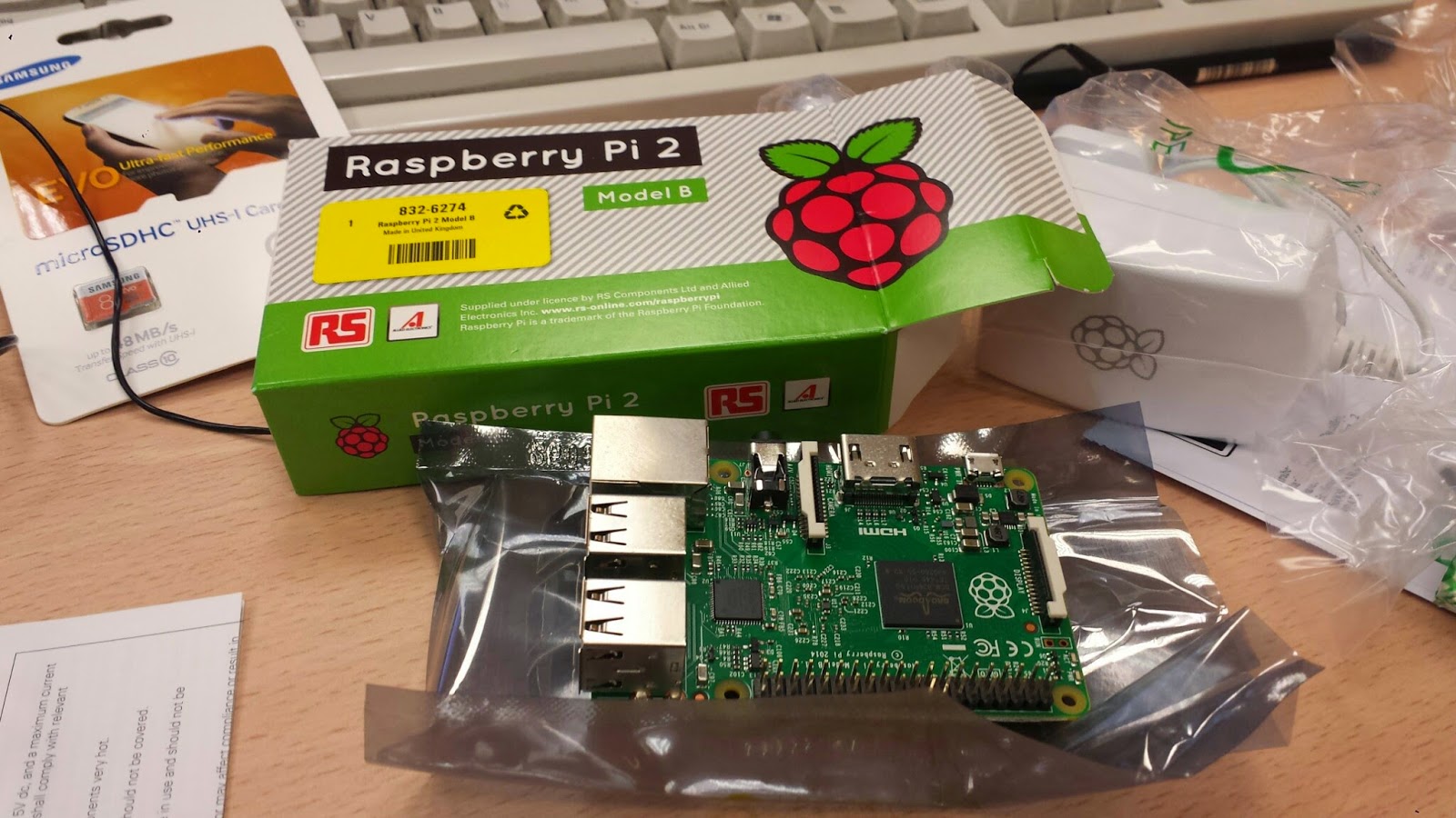 Mucho Cierzo: Nuevo Raspberry Pi 2 y mi experiencia con los miniordenadores