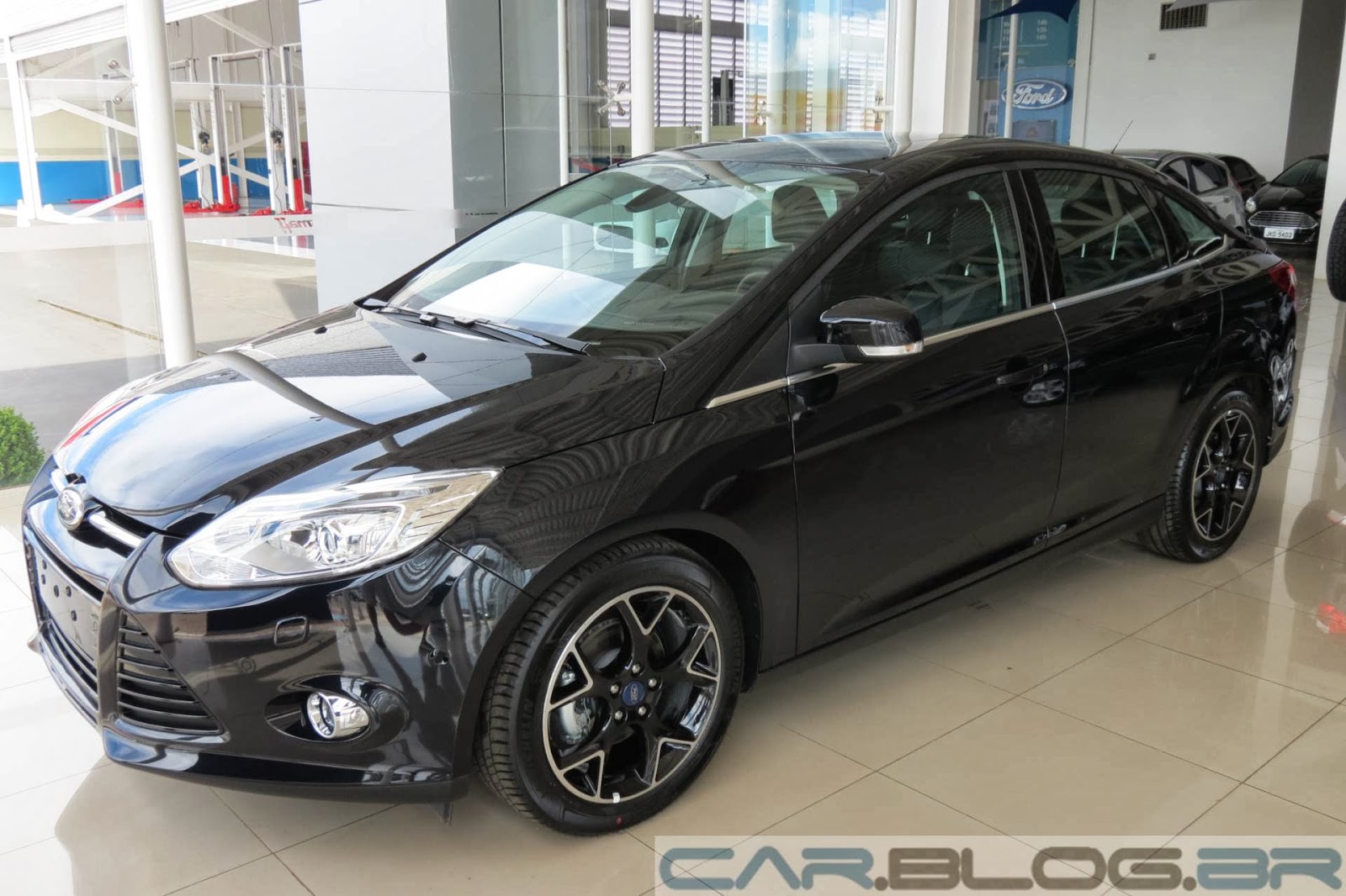 JORNAL R 7ª: Focus Sedã Titanium: fotos, vídeo e itens de série.