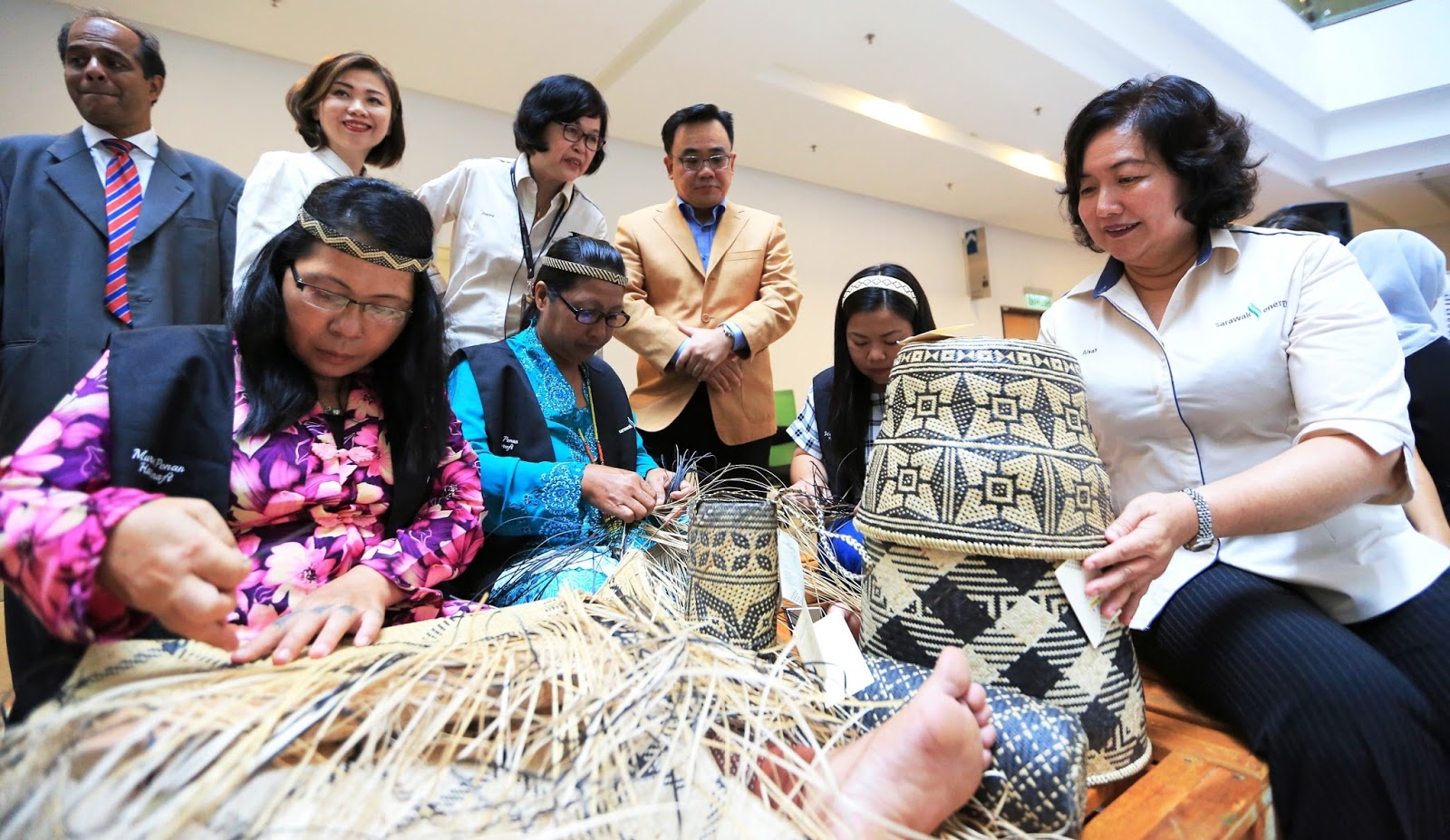 Sematong Express: Thanks to SEB, Unimas - now Murum Penan handicrafts ...