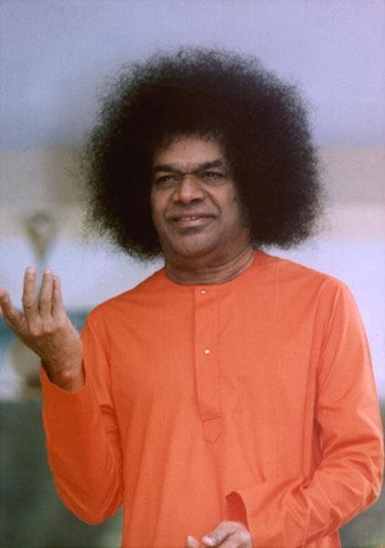 High Definition Photo And Wallpapers: sri sathya sai photos, god sai ...