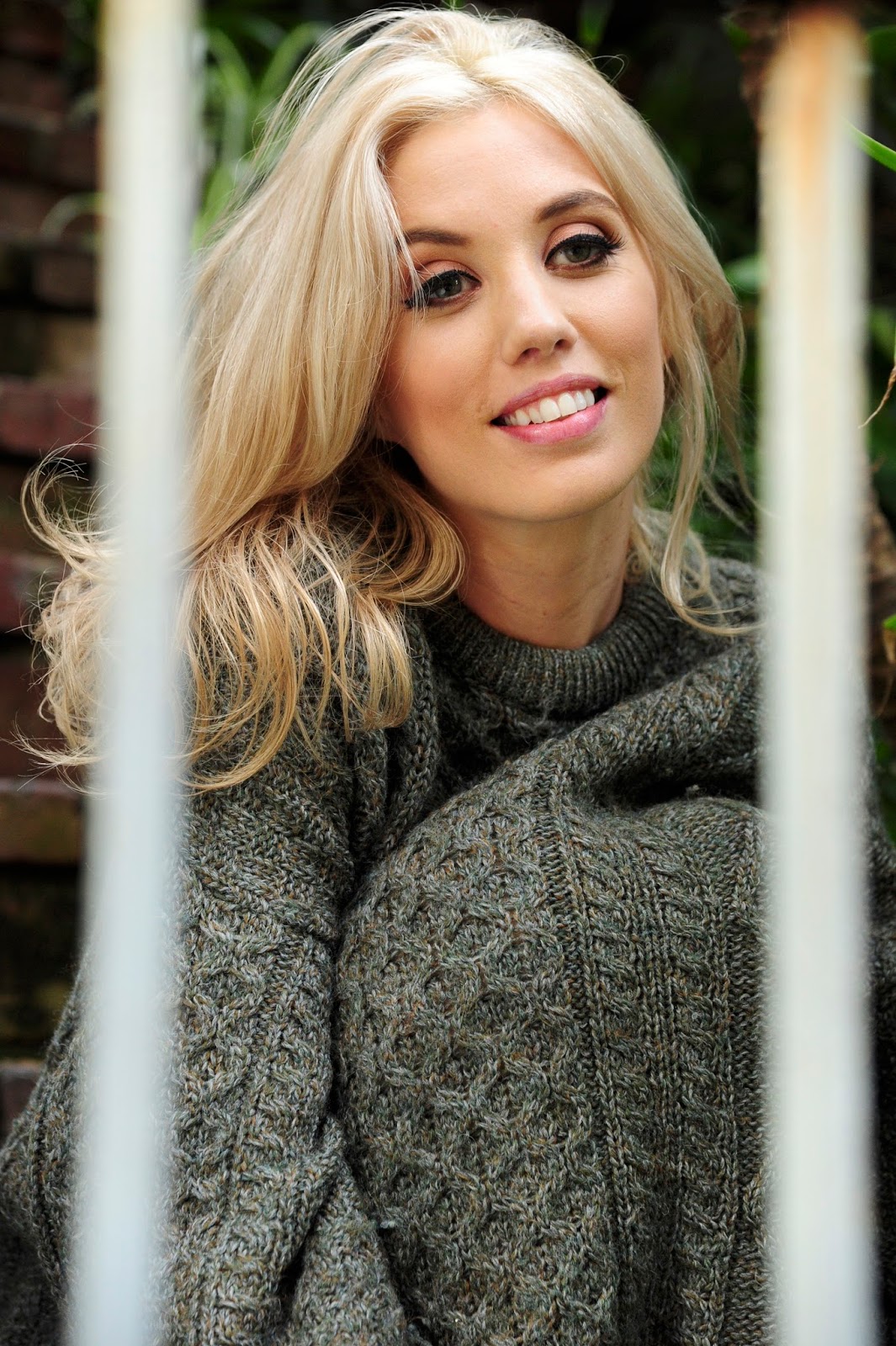 ANNe MARIe FOX PHOTOGRAPHY: LAURA CLeRY - AcTReSS/CoMeDiAN - LAUReL ...