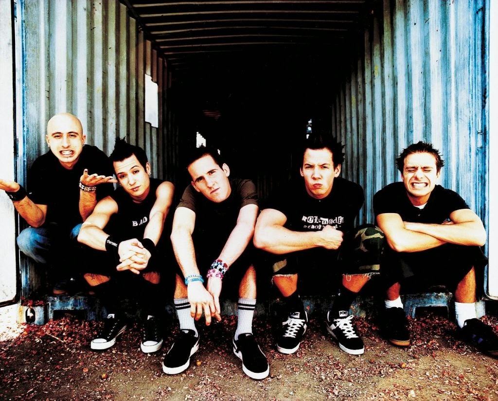 Flota con un libro.: Recomendación musical: Simple Plan.