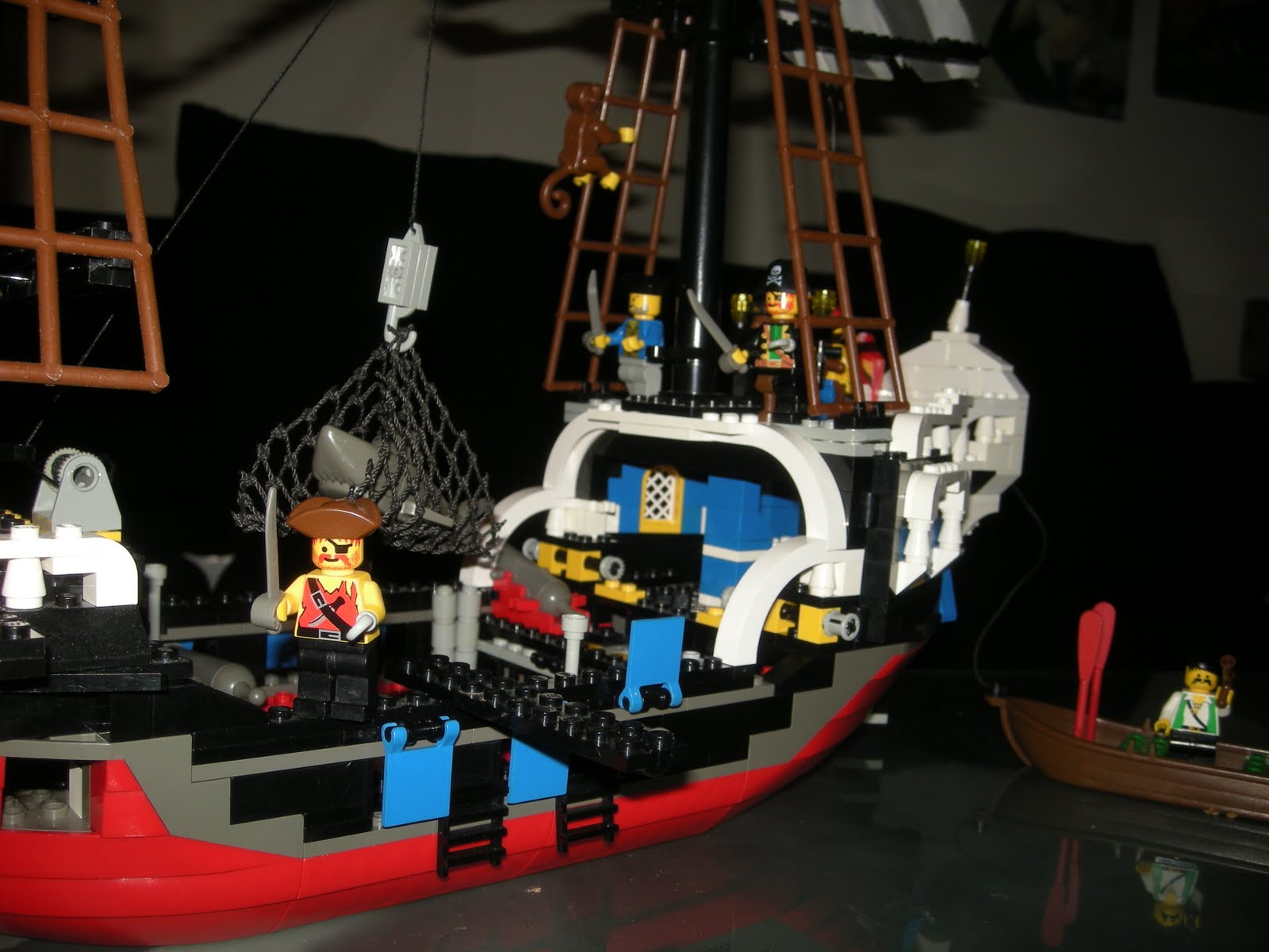 GeN Dood!: Momusu + Lego + Ponies! yay