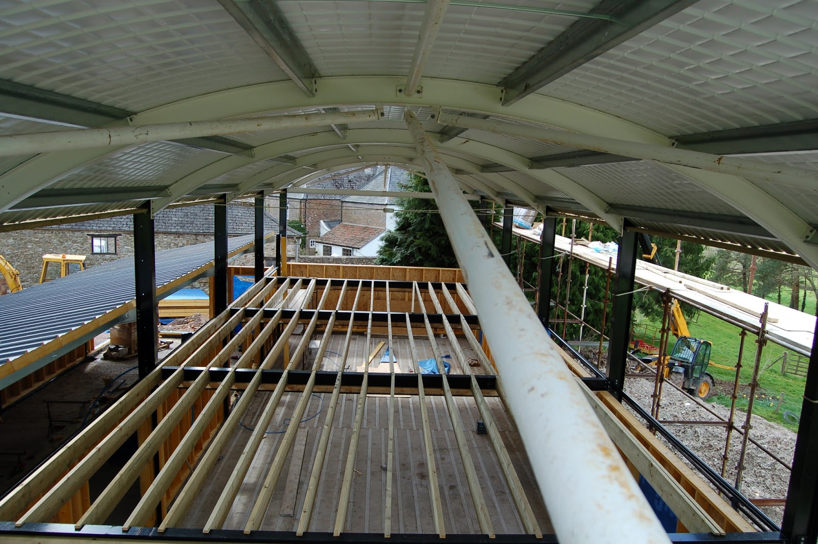 Woodhayes: Installing the Roof and Liner, insulation and the exterior ...