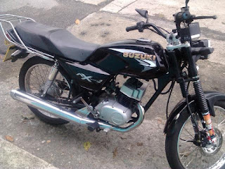 LA HISTORIA DE LAS MOTOS: SUZUKI AX 2 100