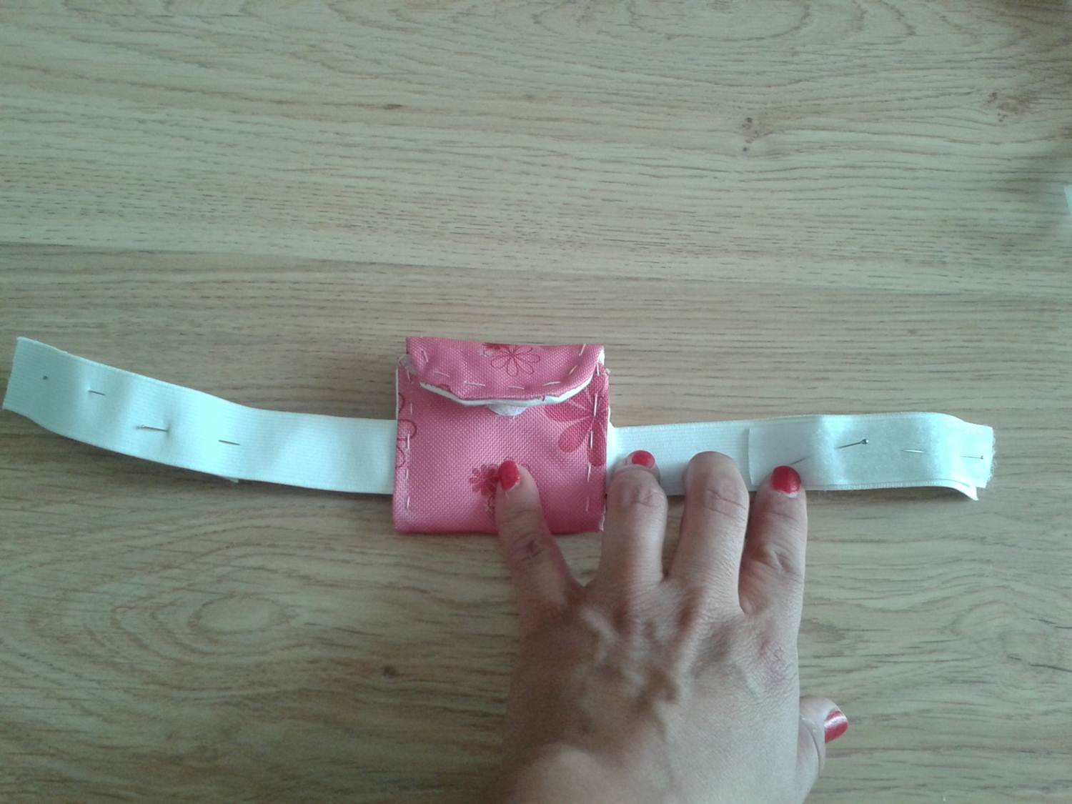 DIY sports iPod armband pouch (with pattern) |Keeping it Real