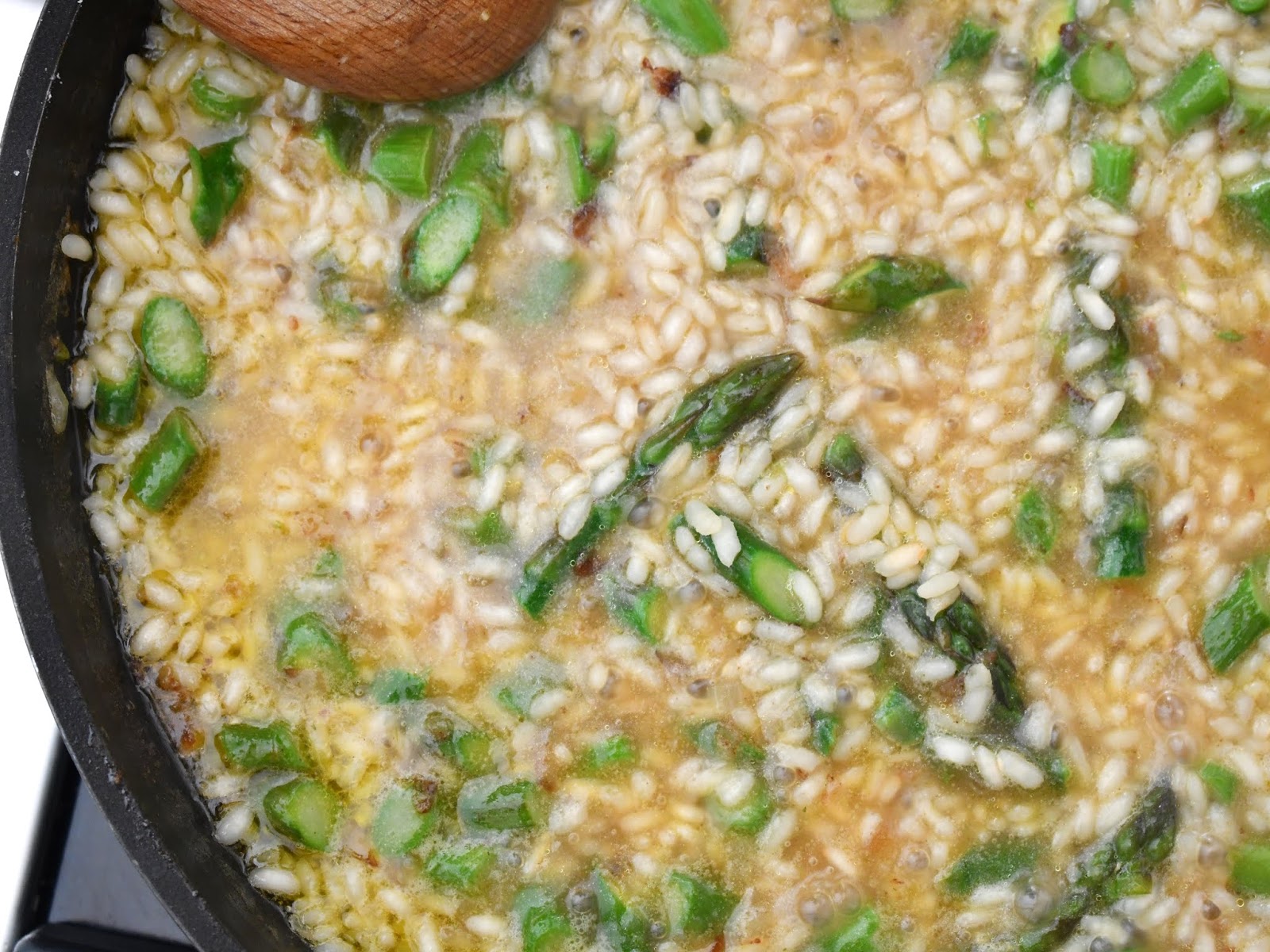 Cooking with Manuela: How to Make Risotto with Shrimps and Asparagus