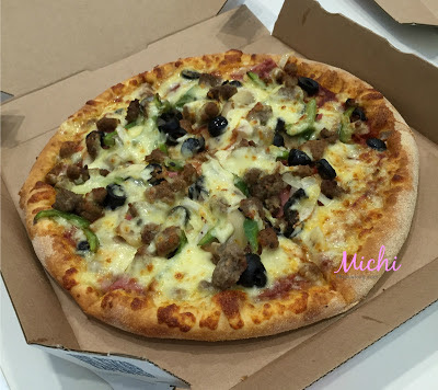 Michi Photostory: Lunch at Domino’s Pizza