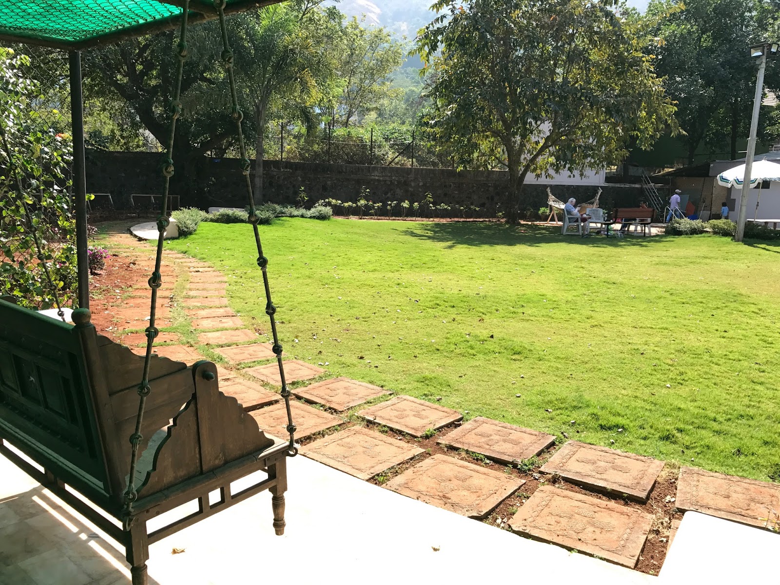 Doshi House at Khandala: Peripheral Landscape and Gardens