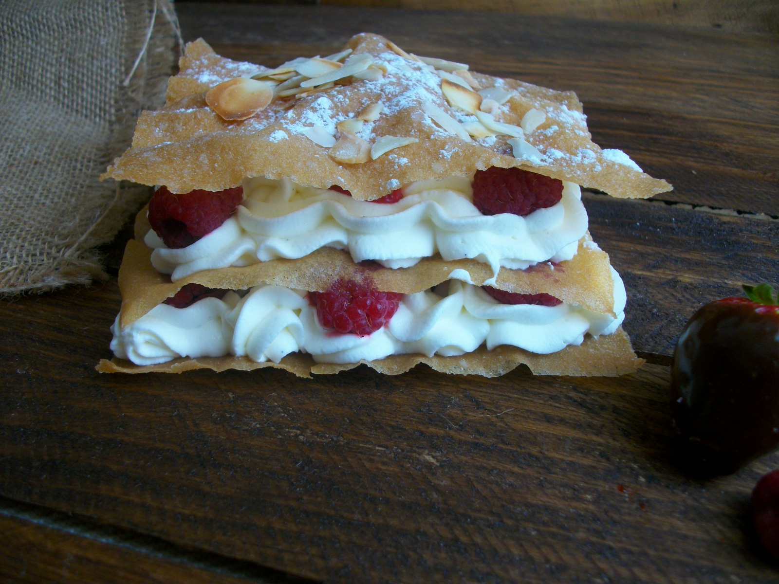 Las Natillas De La Abuela: TARTA ÁRABE DE VAINILLA ,FRESAS Y FRAMBUESAS