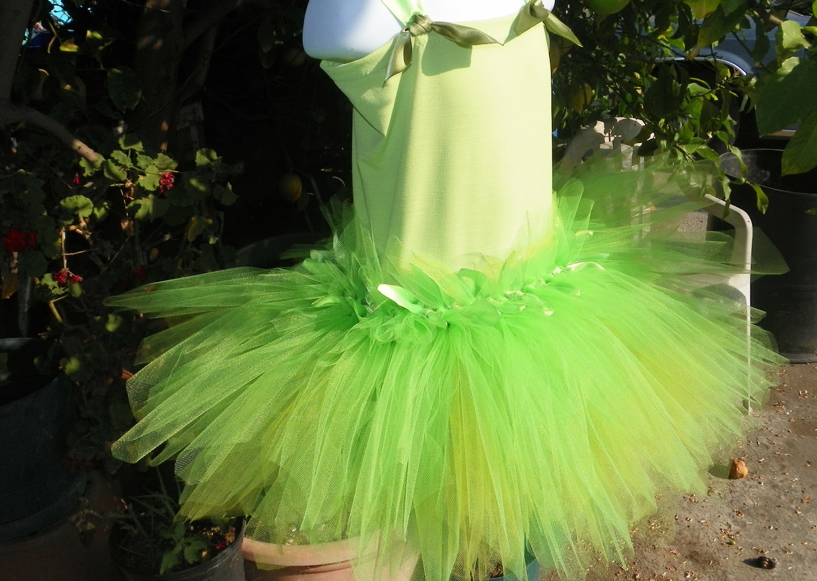 Mis 2 Manos: Made by My Hands: Tinkerbell Tutu Dress Halter Top Custom ...
