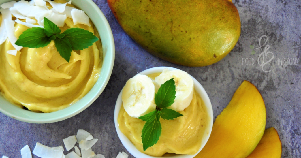 Zielone koktajle: mango + ananas + banan + mleko kokosowe