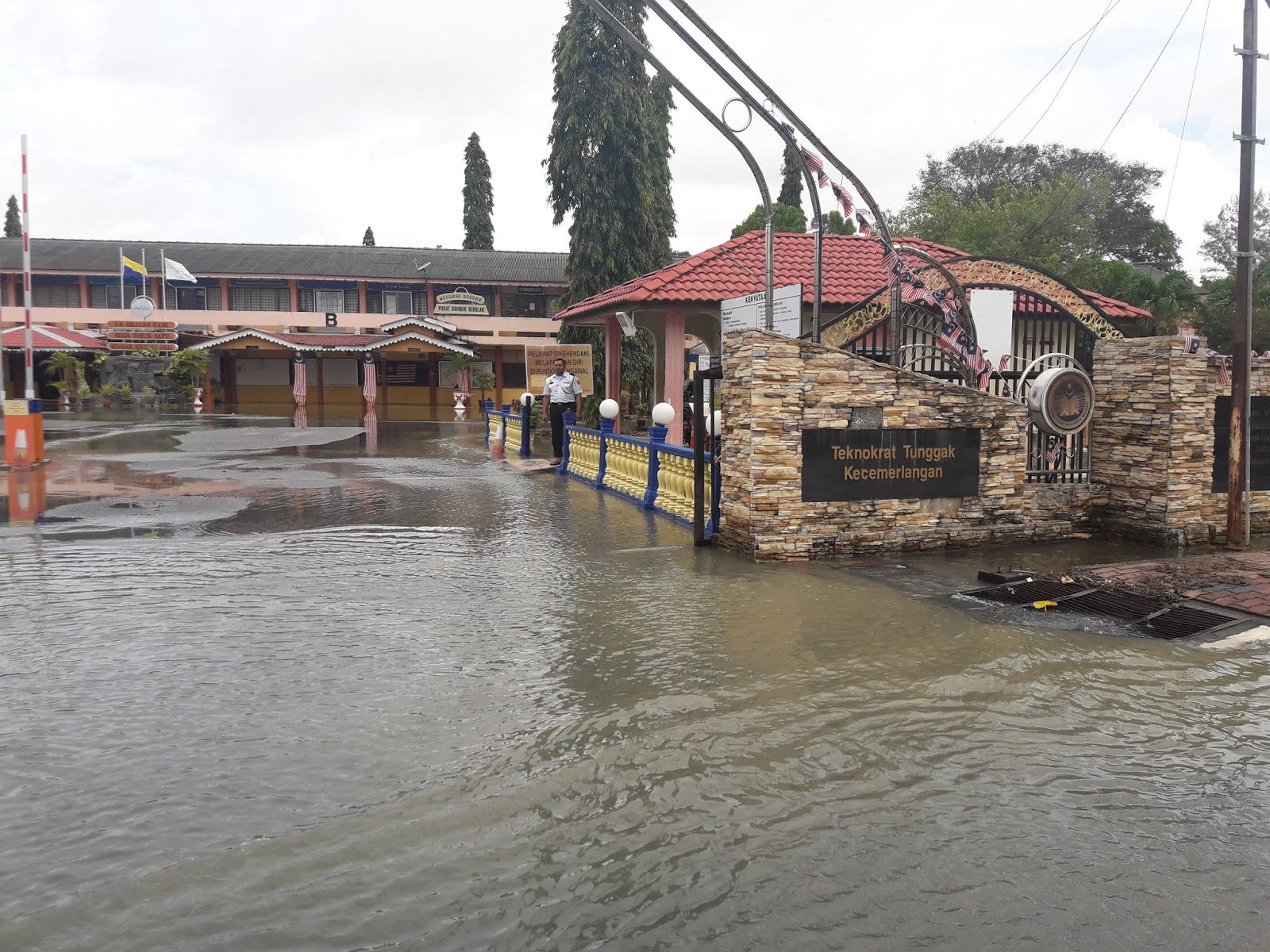 ZB Security Services Sdn Bhd (PERLIS): BANJIR DI POS KAWALAN ...