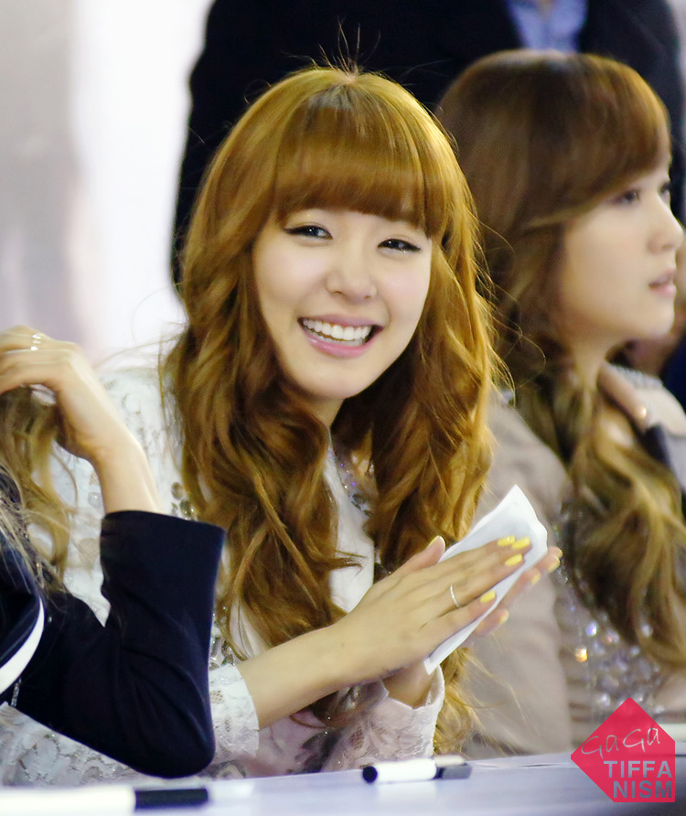 SuPer StaRs: Girls' Generation_ Jestina Fan Signing' 120311