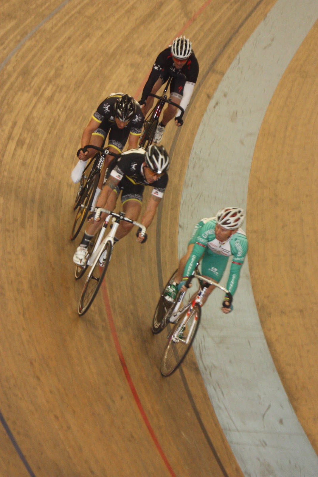The ClaremontCyclist: An afternoon at the Los Angeles Velodrome...