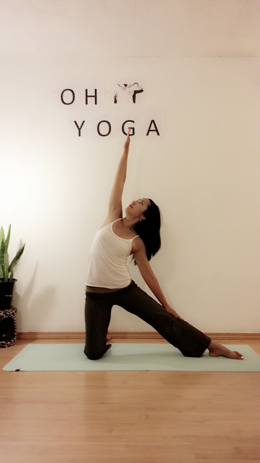 OH YOGA: Gate Pose (Parihasana)