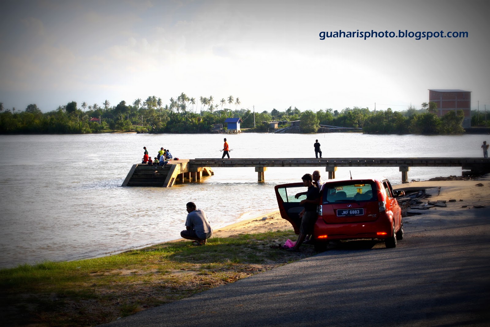 hANya SeKadAr UnToK DiKonGsi BerSaMa: Jalan Jalan Ambil Angin Pantai