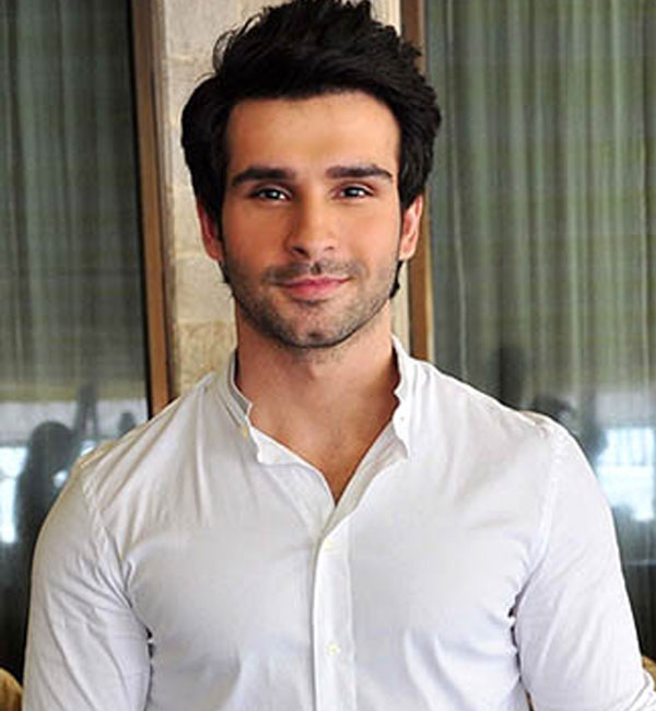 Girish Kumar Today News, Wiki, Affairs, Updates, Biodata, Phone Number ...