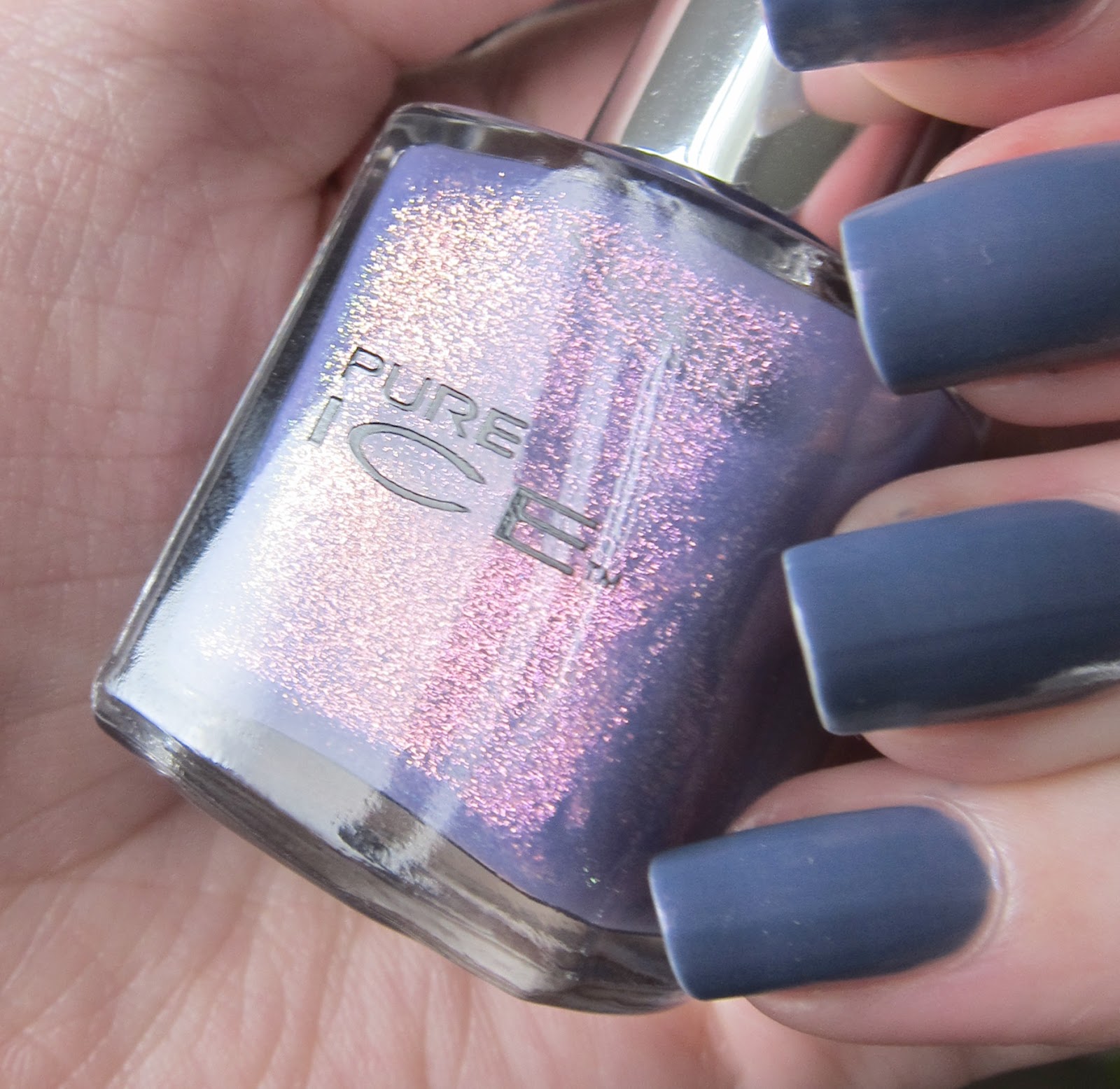 Piano Finger(nail)s: Sinful Colors Zeus