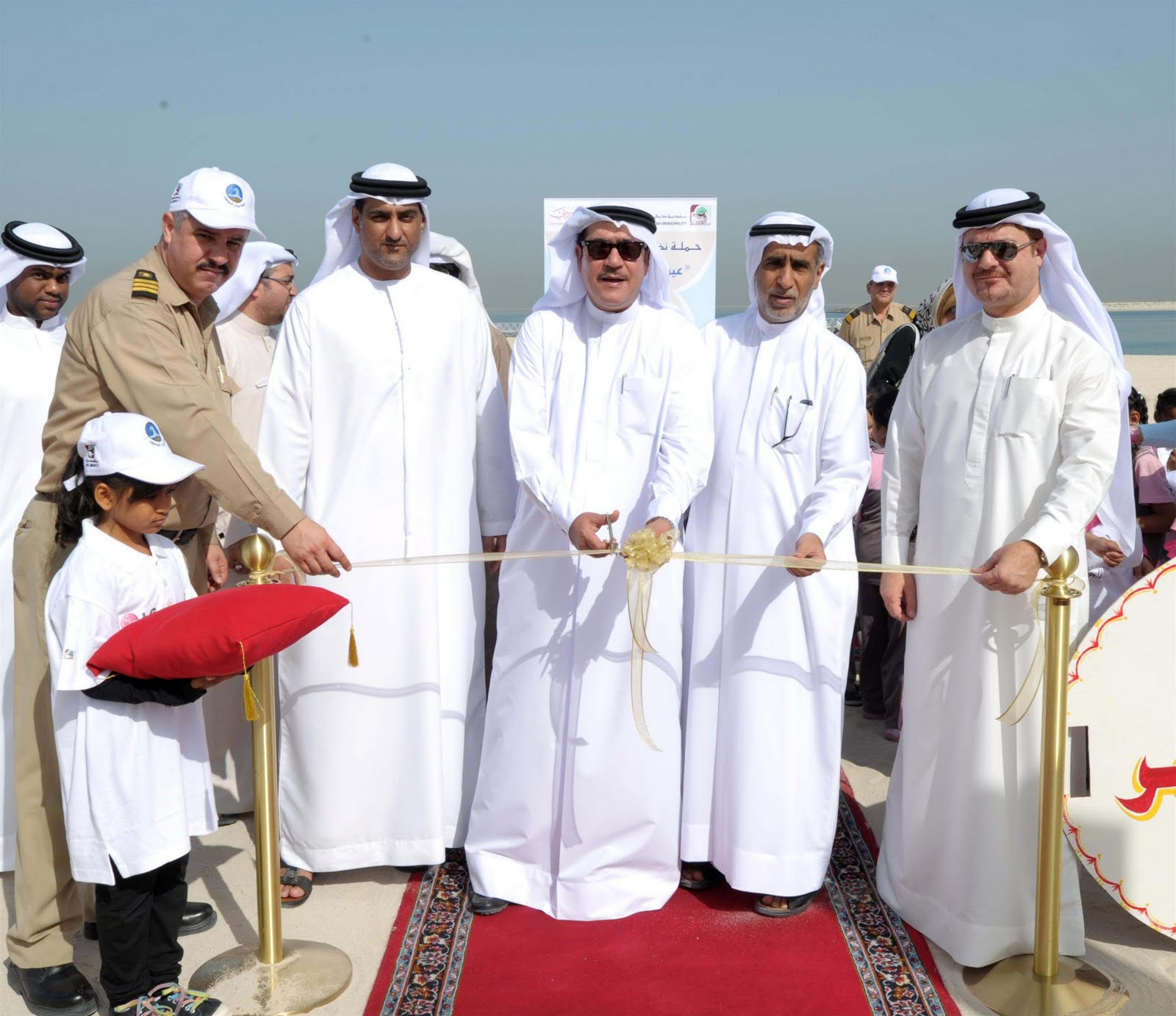 Dubai News, UAE News, Gulf News, Business News: DM launches beach clean ...