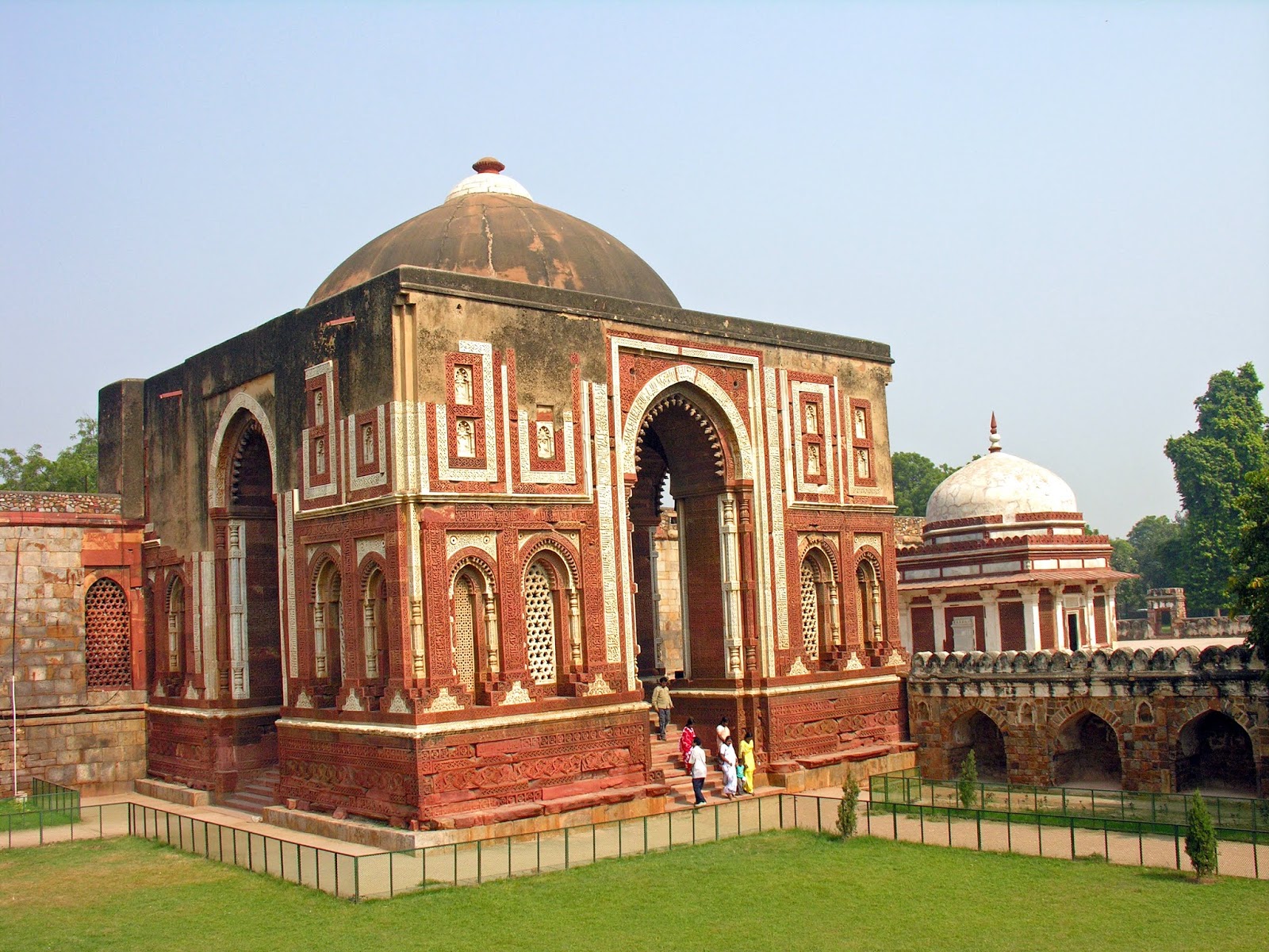 Qutub Minar History and all information for Travellers | Travellers in ...