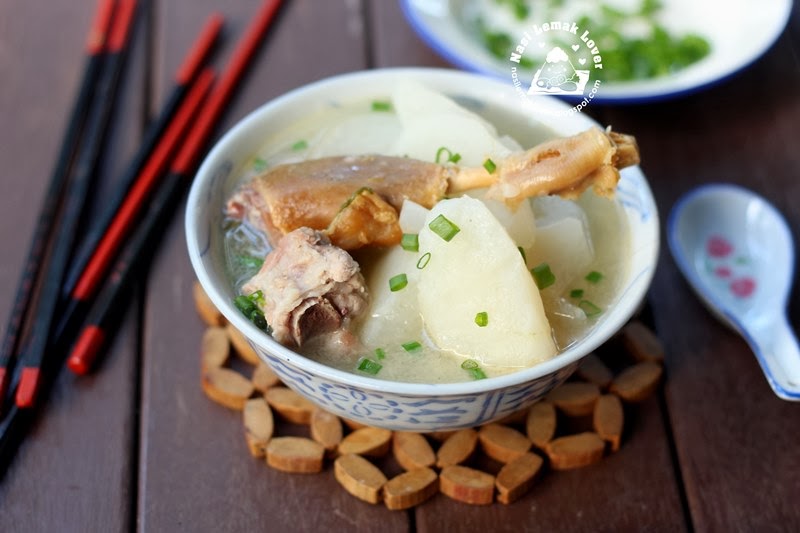Nasi Lemak Lover: Waxed Duck with White Radish (Daikon) Soup 咸腊鸭白萝卜汤~~欢喜过马年