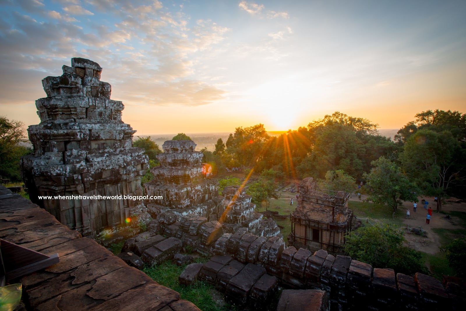 4D3N to gateway of Angkor Wat - :: When She Travels The World