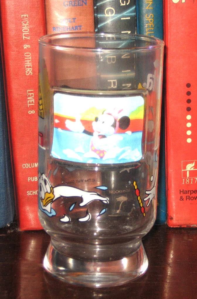 Percy's Fast Food Toy Stories : Swimming Disney Fanta - Mini Stop