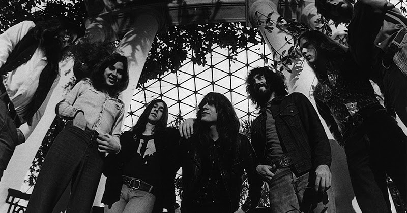 ΣΥΝΕΝΤΕΥΞΗ ΜΕ ΤΟΝ ΤΡΑΓΟΥΔΙΣΤΗ ΤΩΝ PAVLOV’S DOG, DAVID SURKAMP! | The ...