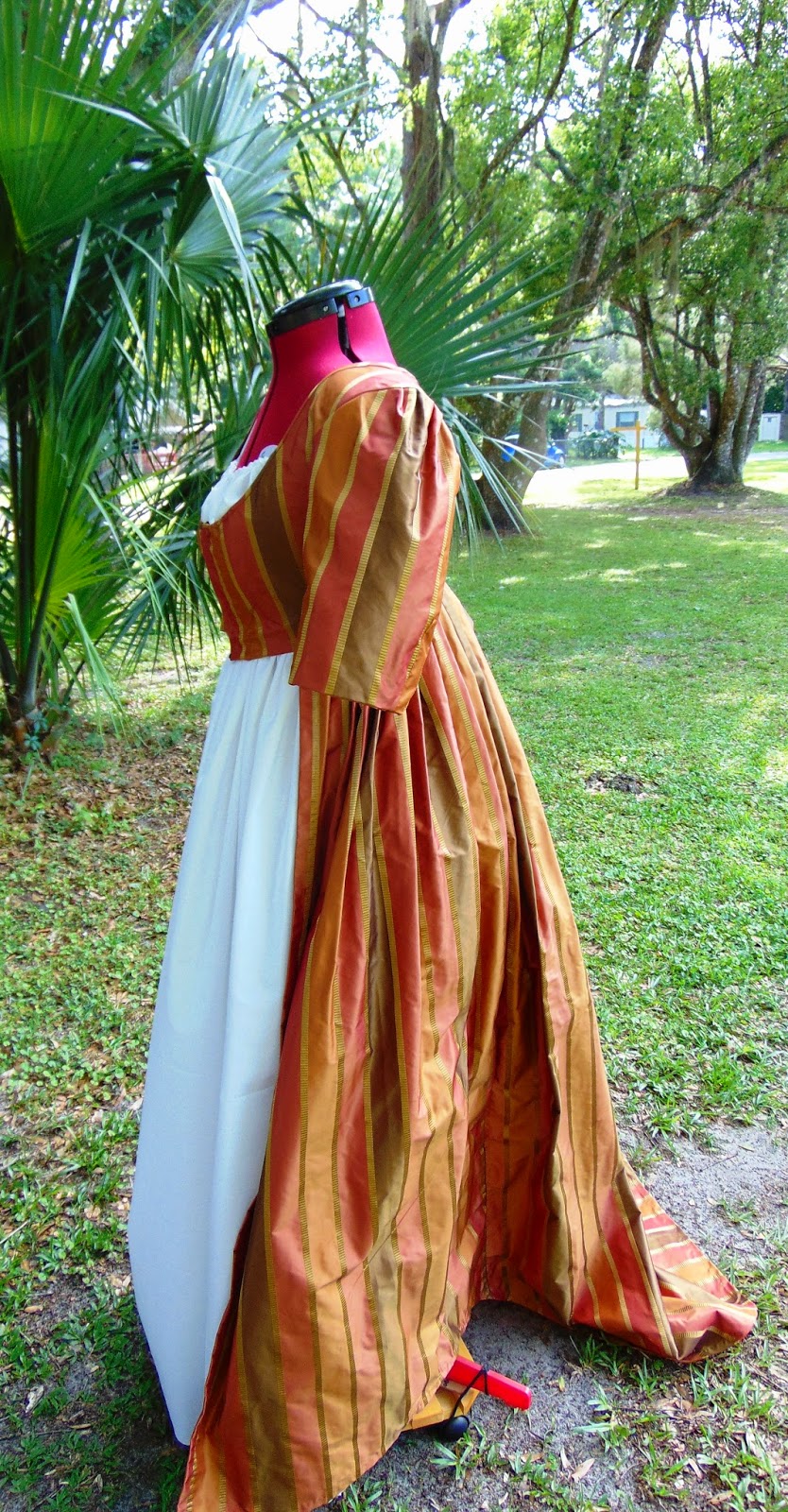 The Antique Sewist: April 2015