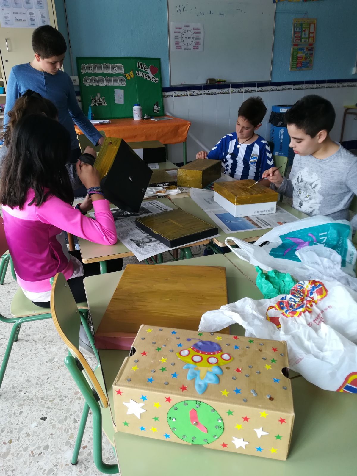 OUR ENGLISH CLASS: Art and crafts