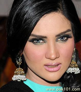 Fiza Ali Photo Gallery |Fiza Ali Pics |Fiza Ali Image |Fiza Ali ...