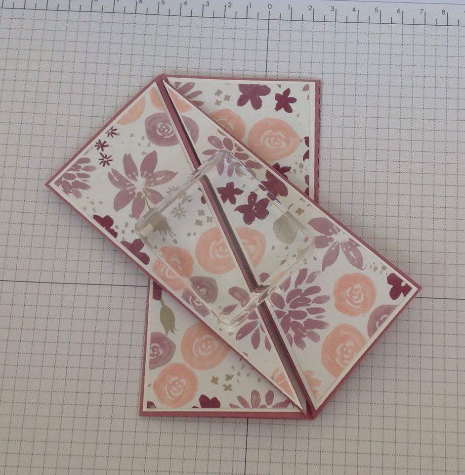 2biggirlscrafting: Twisted gate fold card tutorial.