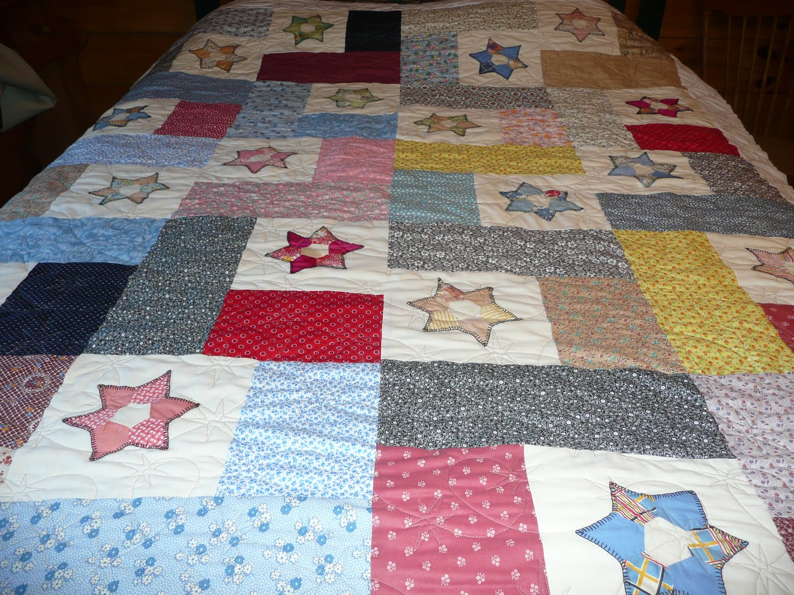 Acorn Ridge Quilting: Betty's Turning Twenty Star Quilt