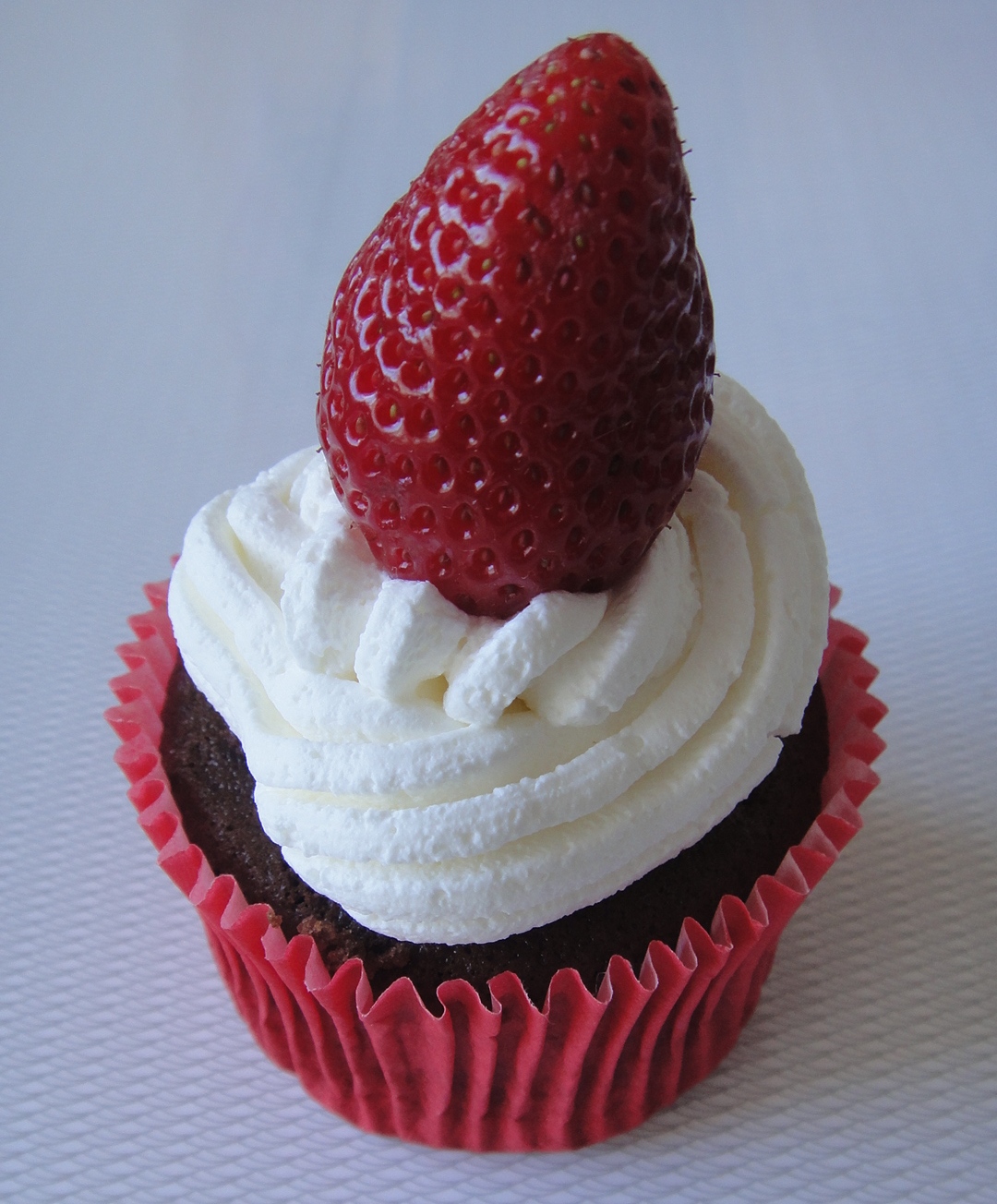 Cupcake de Morango com Chantilly | VIP CUPCAKES