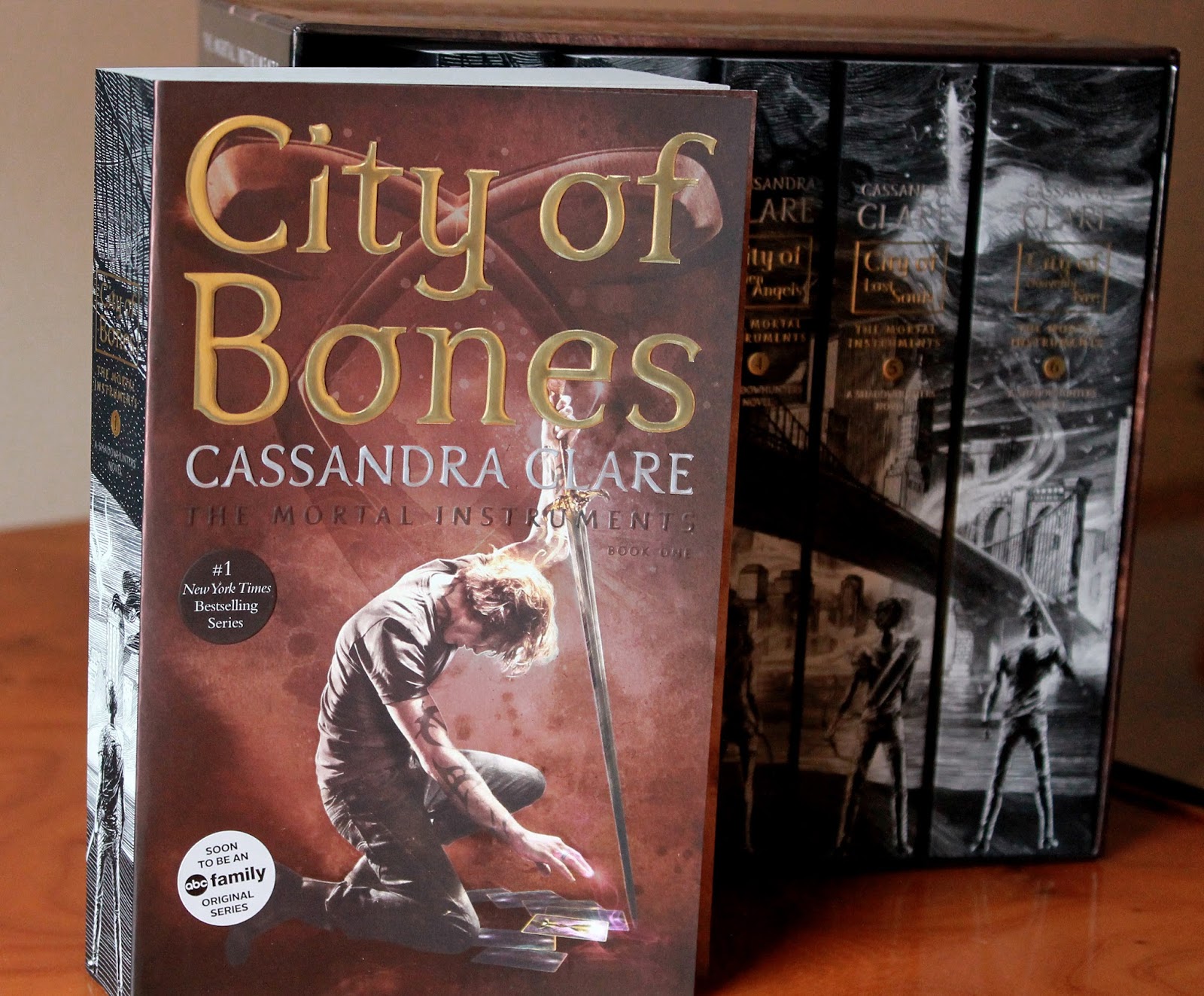 Box sets de Cazadores de sombras ~ Traveling Through The Pages
