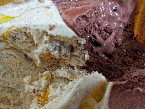 Our Cold Spot: Selecta 2in1 Mango Graham Cake & Choco Toffee Crunch