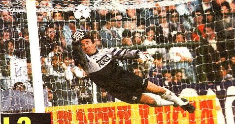 Porterazos de los 90 las mejores fotos de los mejores porteros.: Paco Buyo