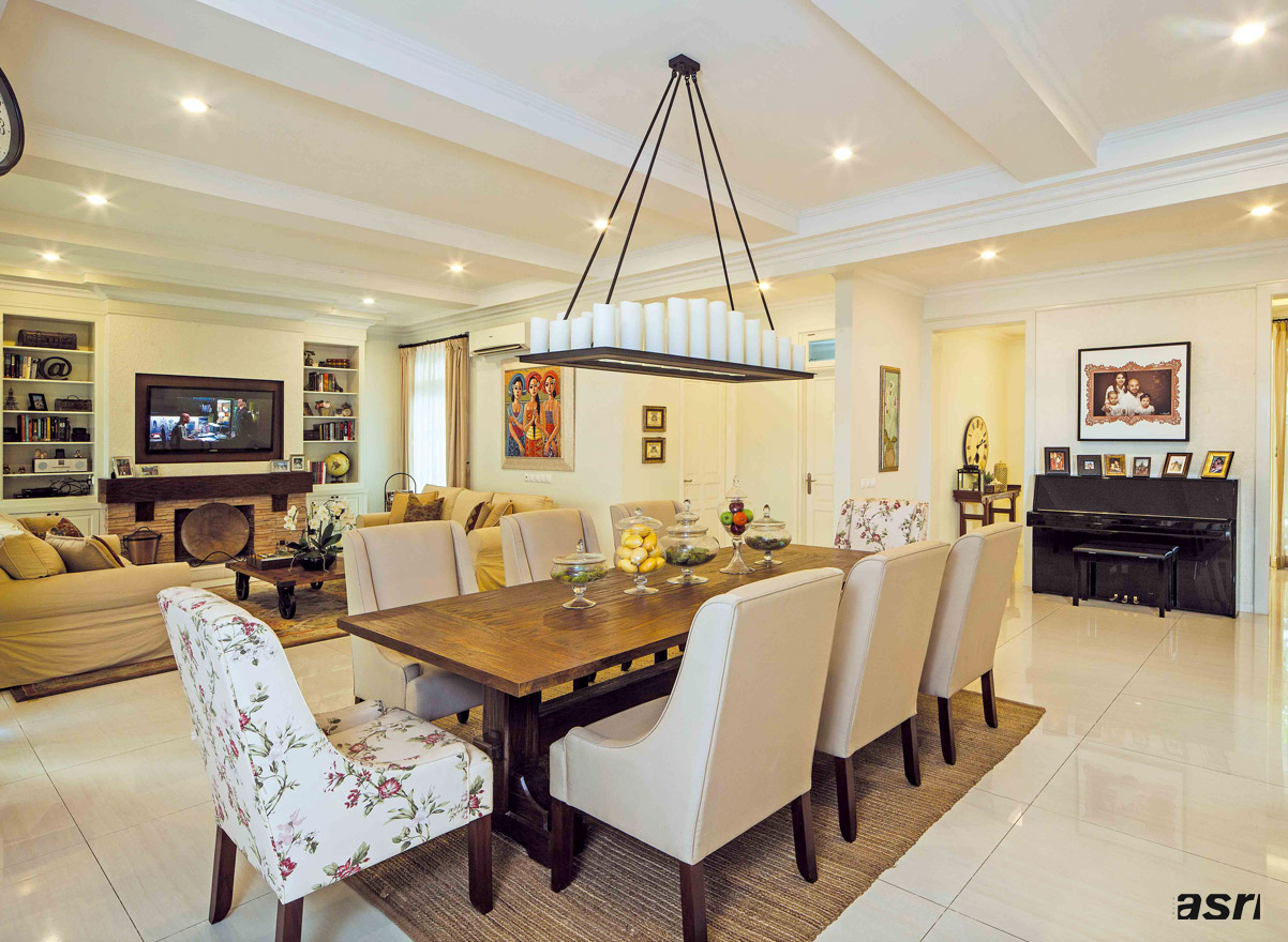 The Warmth Of A Classic European-Style Dining Room - Just Another Home ...