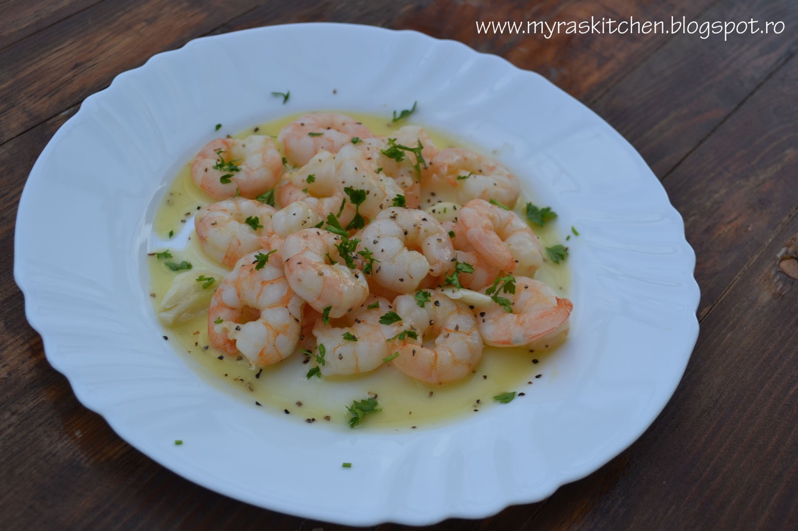 Myra's kitchen: Creveti cu usturoi la tigaie