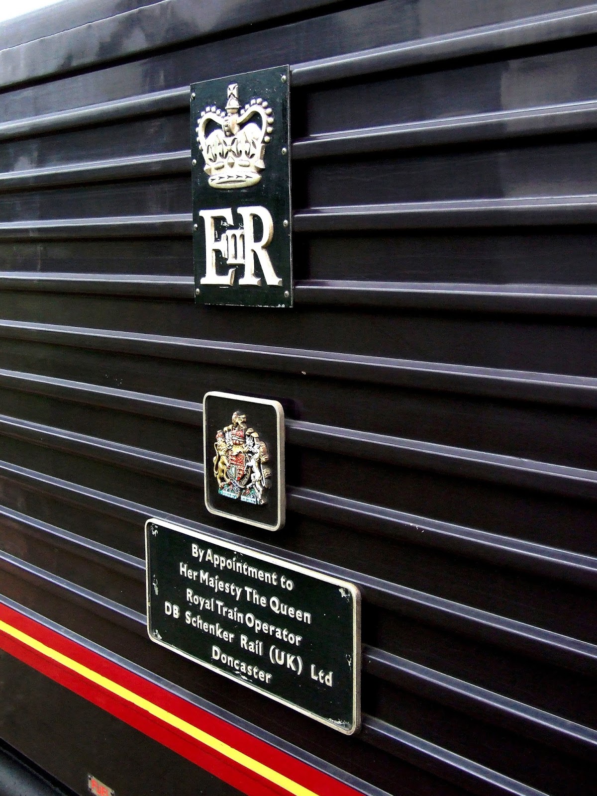 'Along These Tracks' Train Photos Site : Photos Classes 67006 'Royal ...