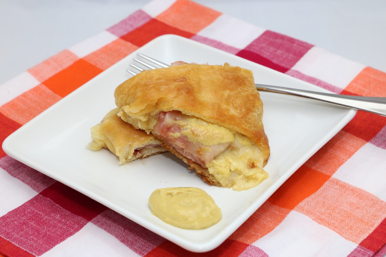 Michelle's Tasty Creations: Ham & Swiss Ring