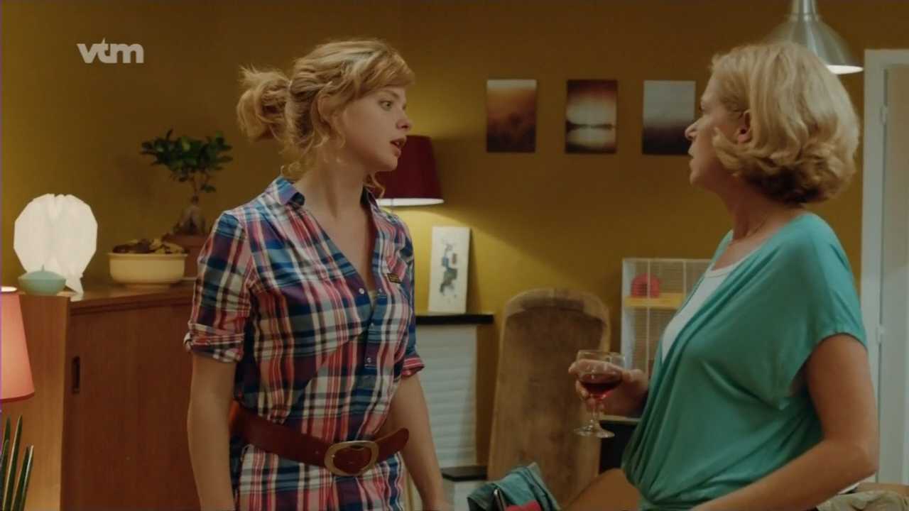 Maaike Neuville ::: ...: Maaike Neuville met de zussen Goethals tegen ...