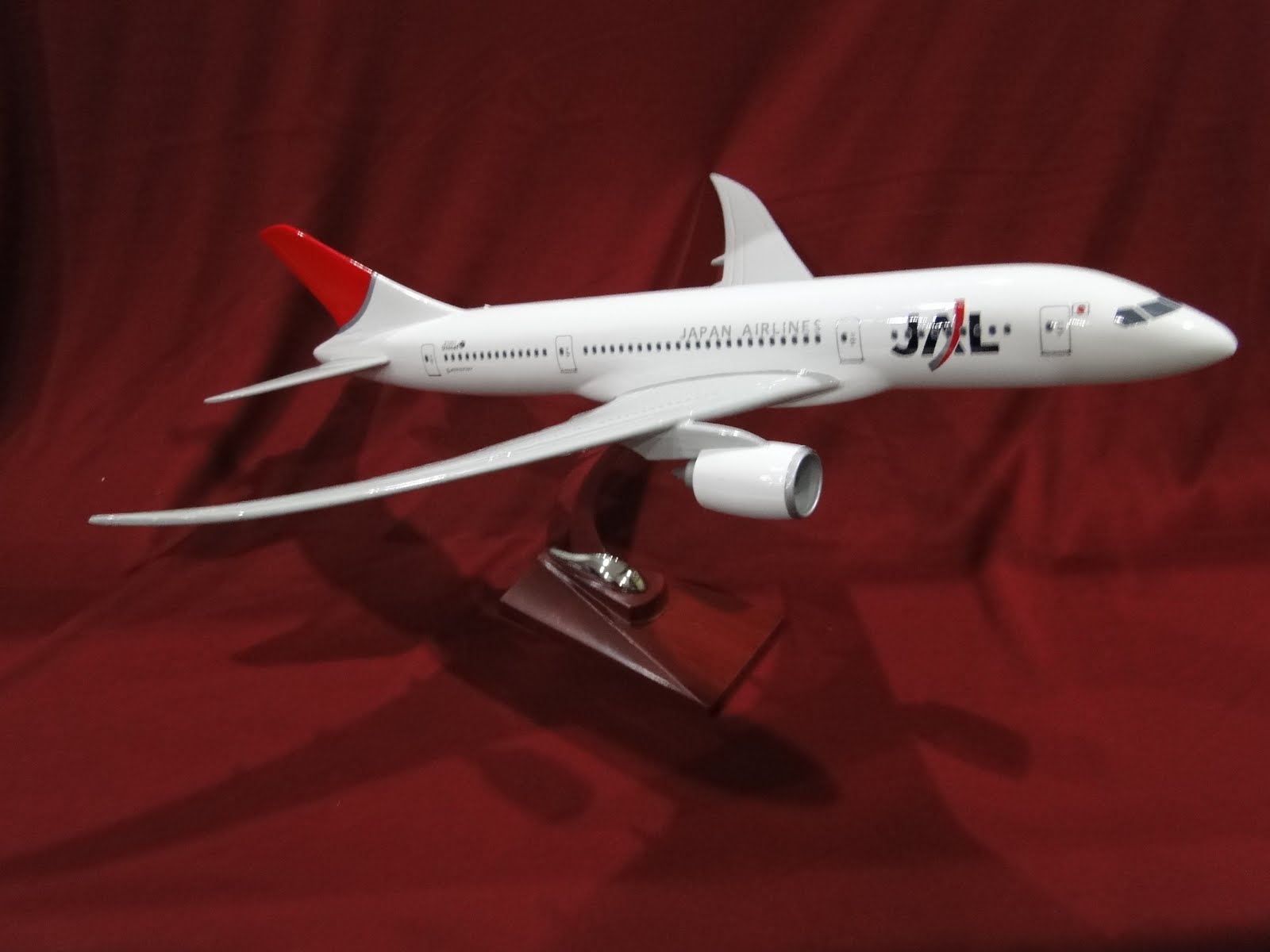 Fad'z Plane Model: JAL B787 (44cm)