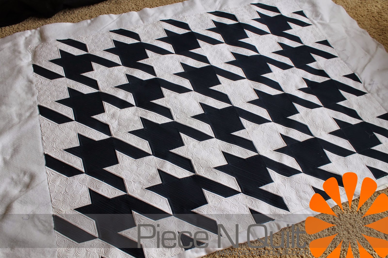 Piece N Quilt: Houndstooth Quilt - Custom Machine Quilting