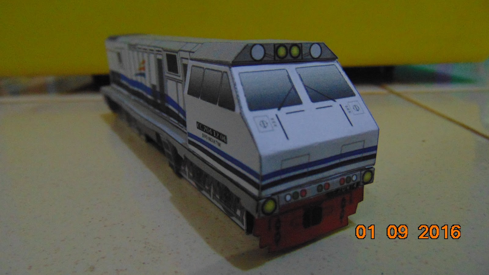 Beberapa Pola Papercraft Lokomotif dan Hasilnya