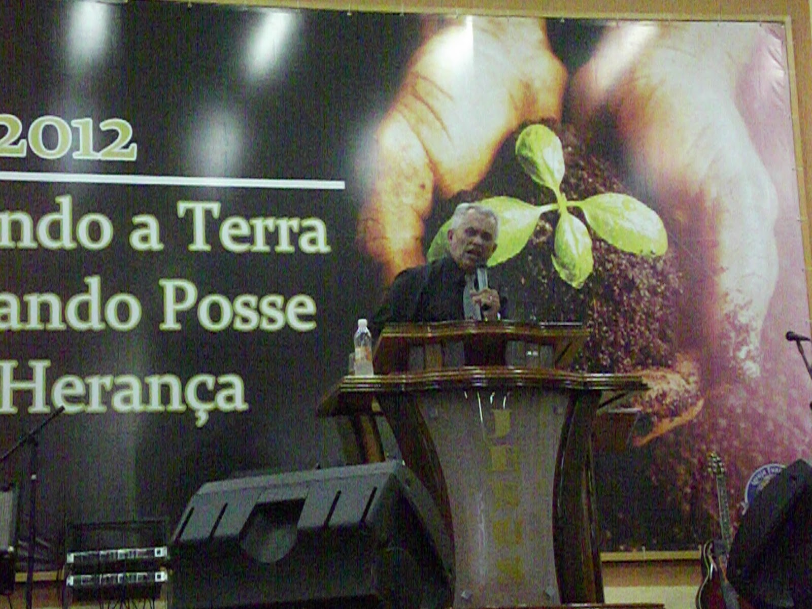 Atraindo a Glória de Deus: A Grandeza de Deus Atraindo a Glória de Deus: A Grandeza de Deus