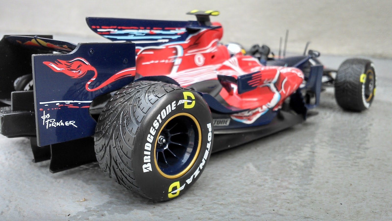 MINIF1: TORO ROSSO STR3 2008 VETTEL FIRST WIN