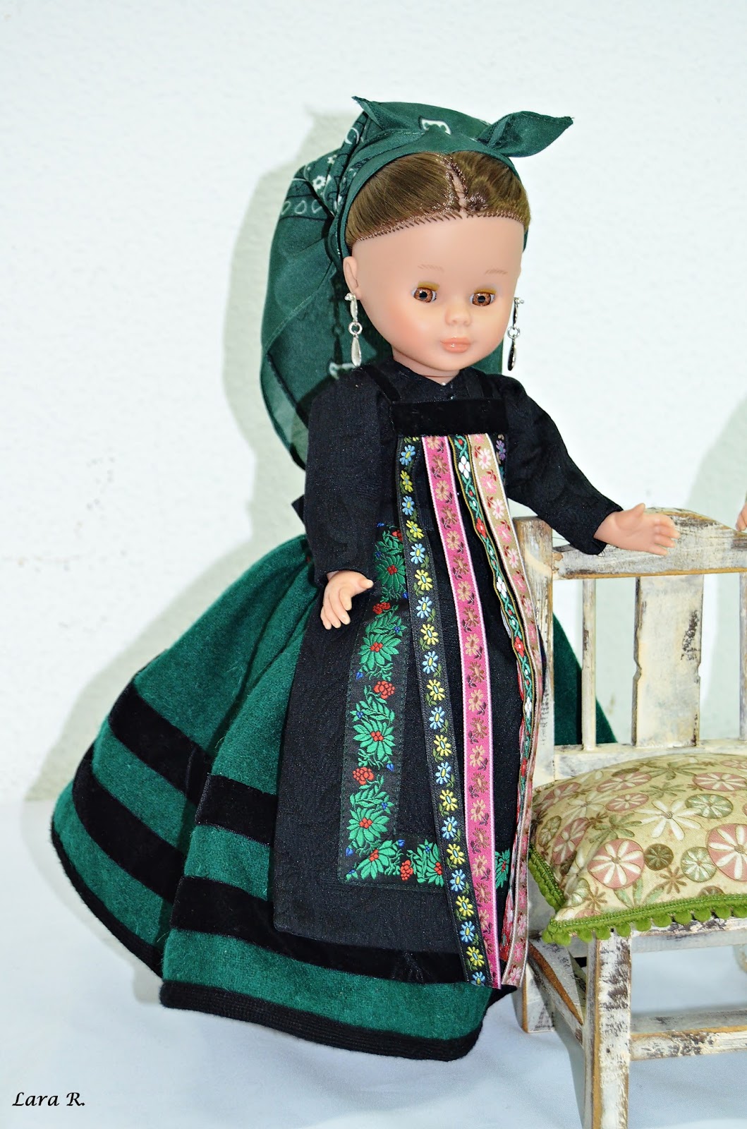 El vestir tradicional burgalés en miniatura: 18.- VARIANTE DE TRAJE ...