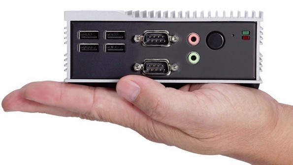 El blog de dbargel: Axiomtek eBOX530-830-FL: il PC che sta in una mano